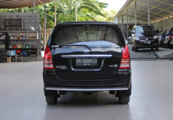 Toyota Kijang Innova – Bali Car Hire