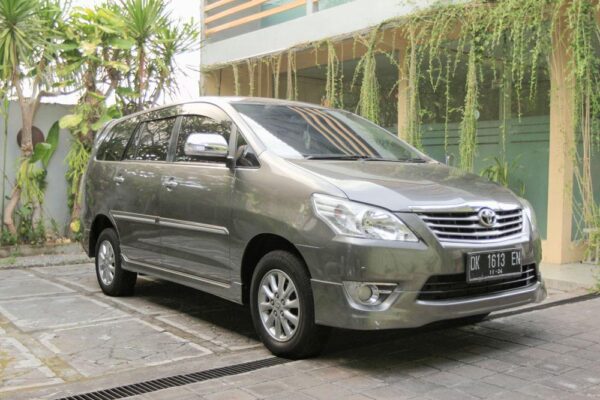 Toyota Innova AT – Bali Car Hire